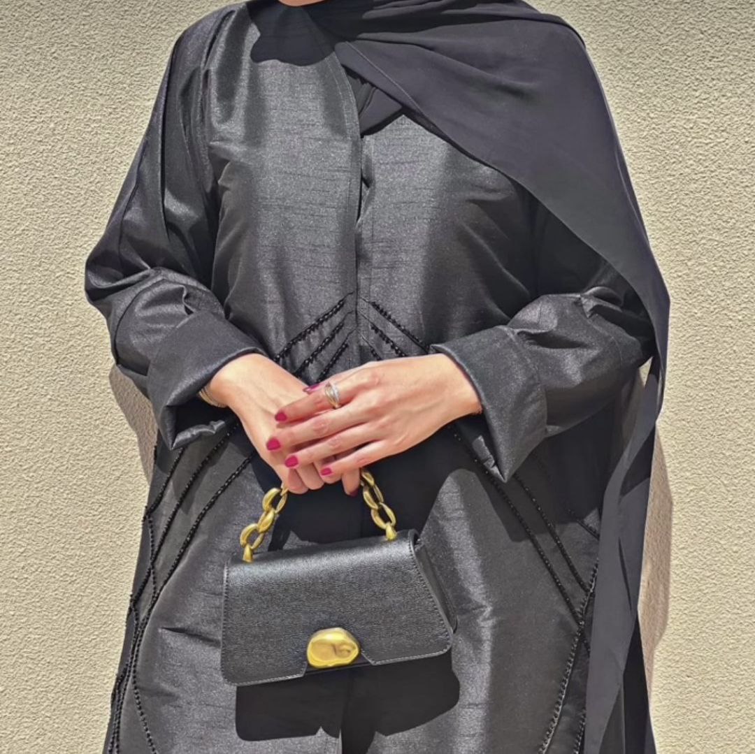 Romantic Queen Abaya – Stylish Yet Modest
